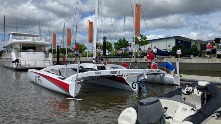 Trimaran El Toro is ready to fight and have fun - MySailing
