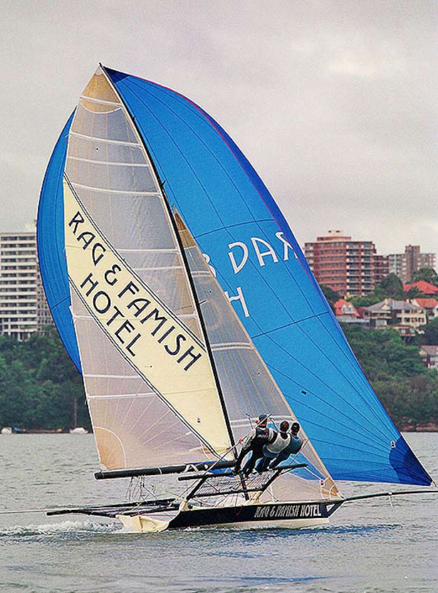 Latest 18ft Skiff for Rag & Famish Hotel - MySailing