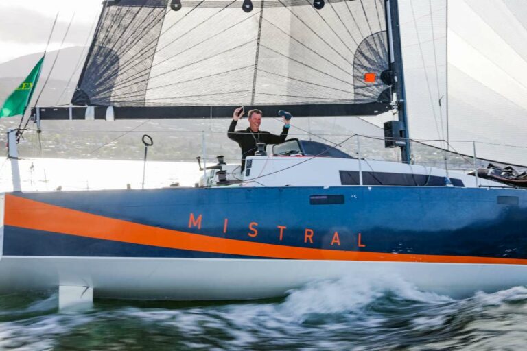 Mistral confirmed Two-Handed Division winner in Sydney Hobart - MySailing