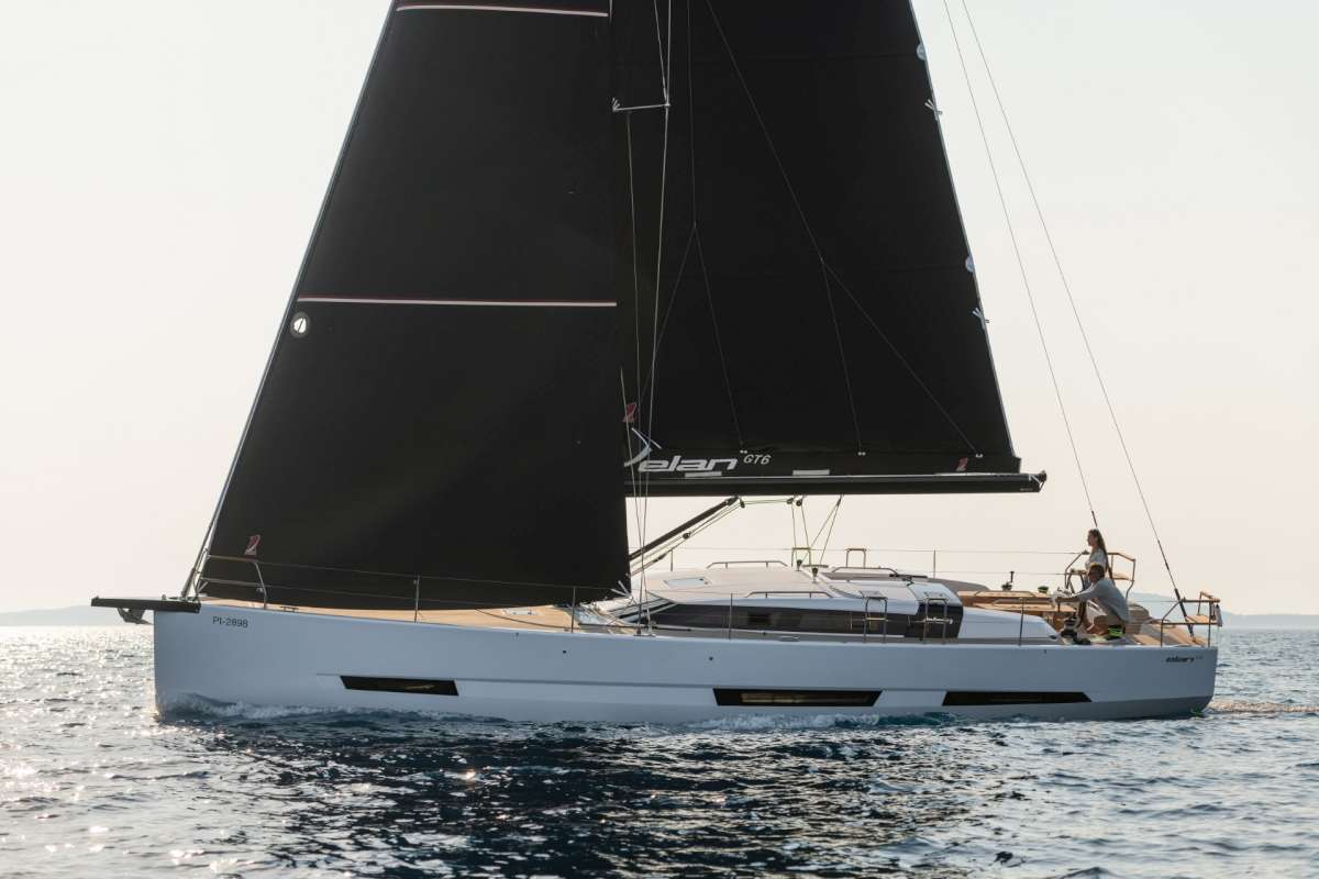 Multi-award-winning Elan E6 debuts at SIBS - MySailing
