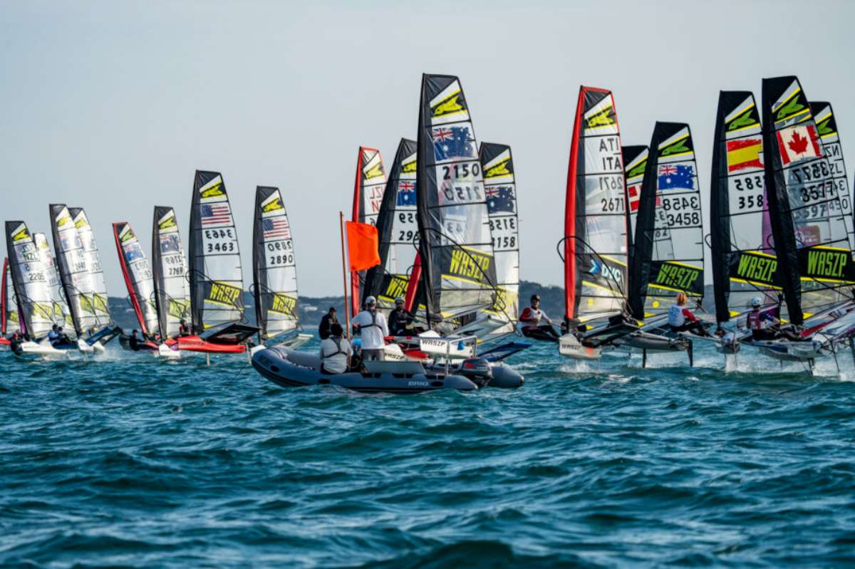 Waszp Games - Patience pays off as Sam Street dominates day 1 - MySailing