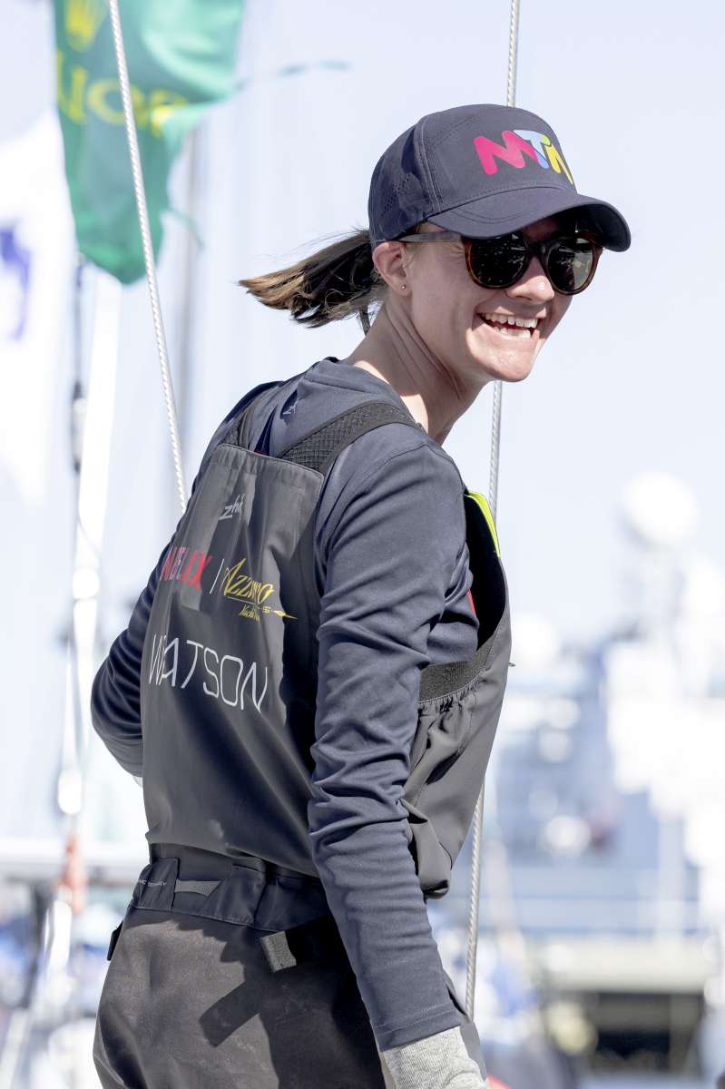 Jessica Watson arrives in Hobart to great fanfare - MySailing